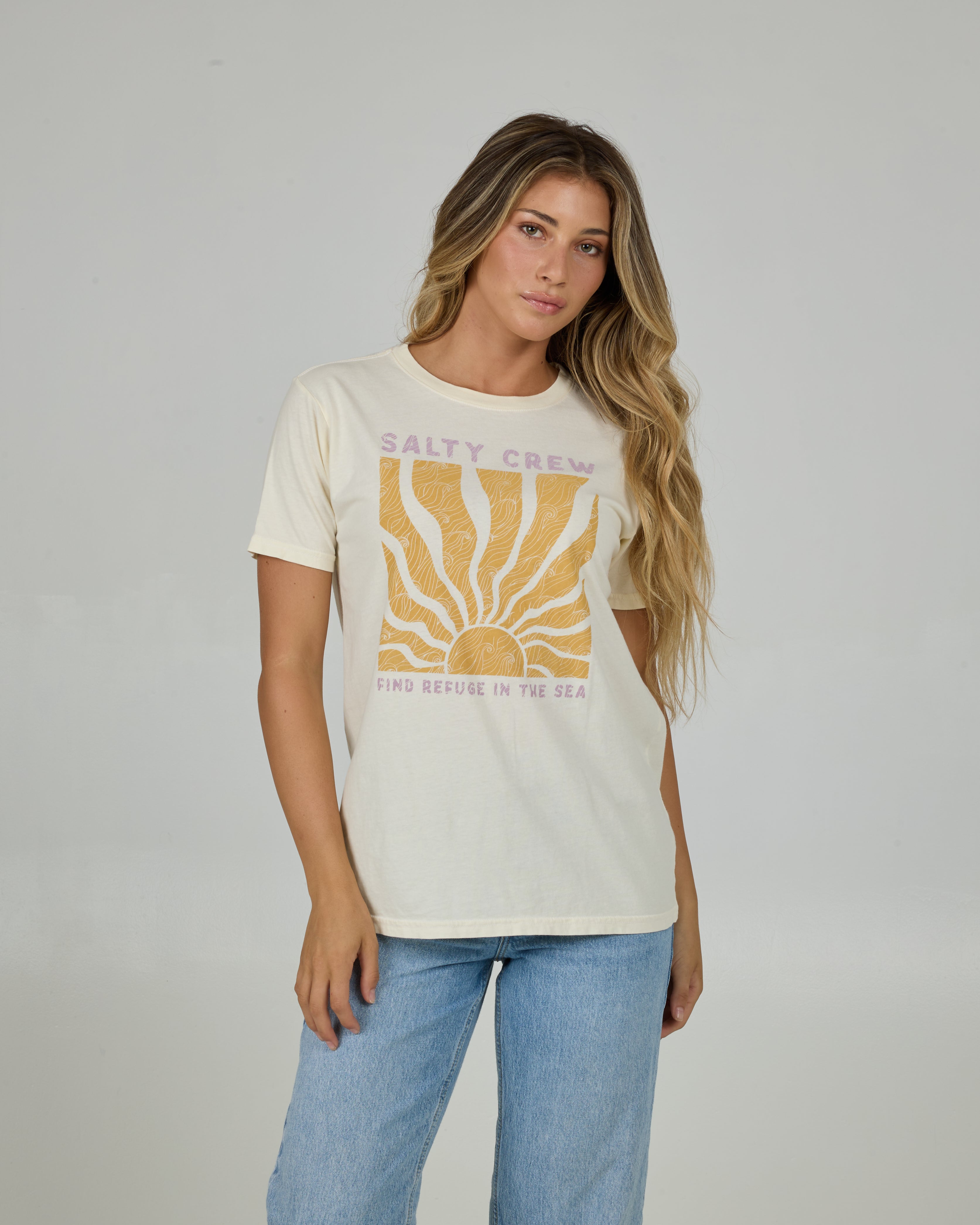 Perfect Set Boyfriend Tee - Off White | Salty Crew