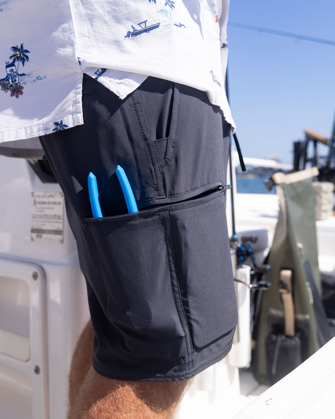 Transom 18" Tech Short - Phantom | Salty Crew